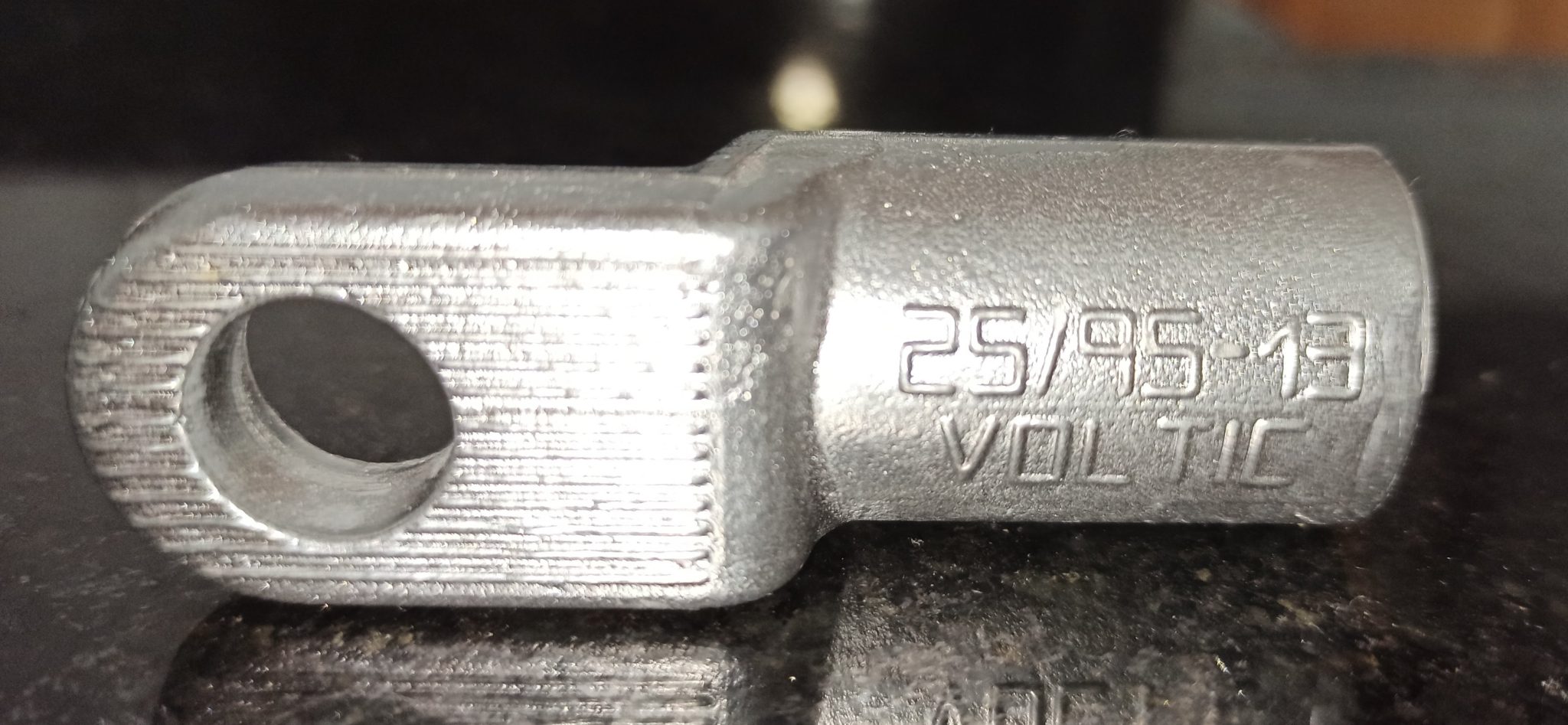 Conectores Terminales Bimetálicos a Tornillo Fusible (Bolted Lugs) BLMT ...